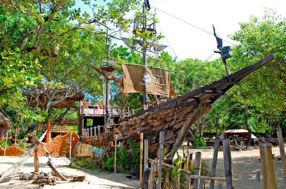 Pirates Bay Bali | Labiru Tour