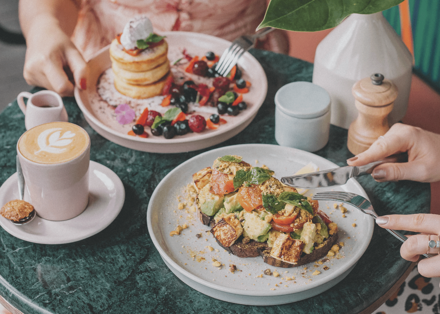 10 Cafe Seminyak - Cafe Bali Seminyak